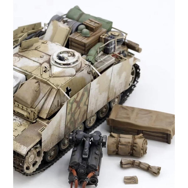 Border Model BT045 1/35 StuH 42 Ausf. G early production w/full interi ...