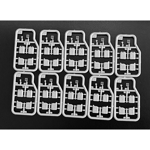Gecko Models 35GM0079 1/35 Modern British 20L Fuel Can and Water Can ...