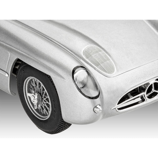 Revell 05633 1/24 1955 Mercedes-Benz 300 SLR Uhlenhaut Coupe – Metro ...