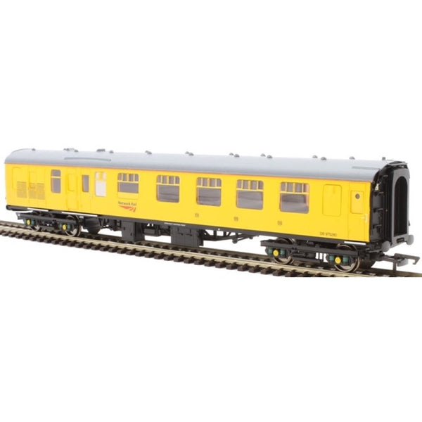 Hornby R40024 OO Network Rail Mk1 Brake Composite Corridor DB 975280 ...