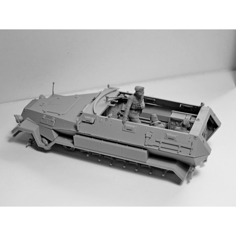 ICM 35104 1/35 Sd.Kfz.251/6 Ausf.A with Crew – Metro Hobbies
