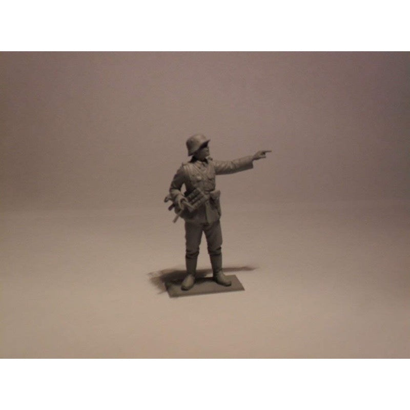 ICM 35103 1/35 Sd.Kfz.251/1 Ausf.A with German Infantry – Metro Hobbies