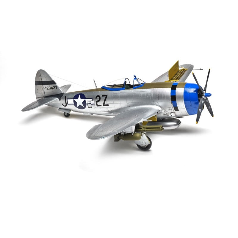 Kinetic 3207 1/24 P-47D Thunderbolt Bubbletop – Metro Hobbies