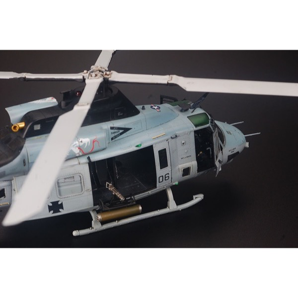 Kitty Hawk 80124 1/48 UH-1Y Huey* DISCONTINUED – Metro Hobbies