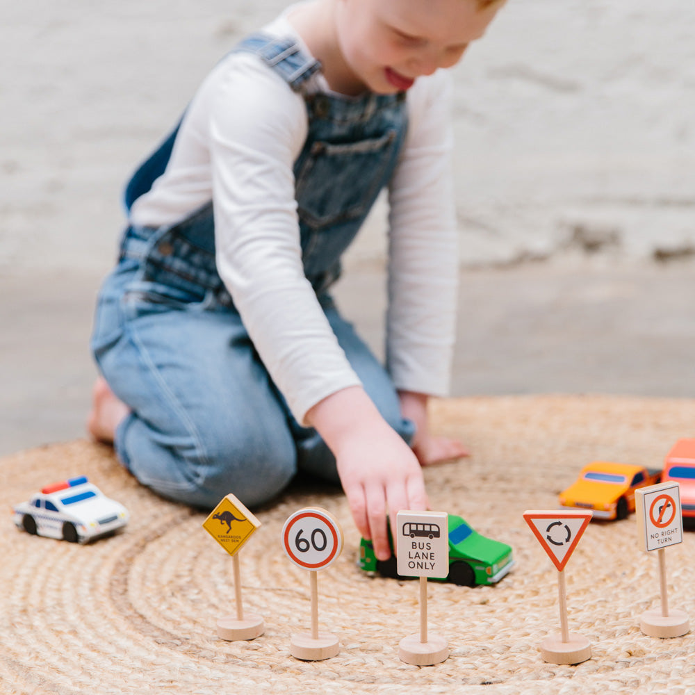 Make Me Iconic LC10W Aussie Road Signs – Metro Hobbies