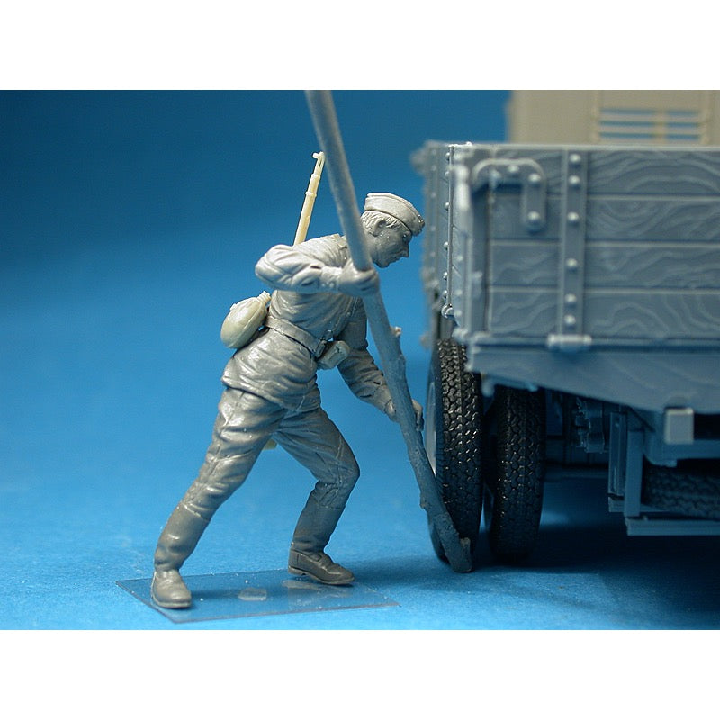 MiniArt 35133 1/35 GAZ-AAA Mod.1943 Cargo Truck – Metro Hobbies