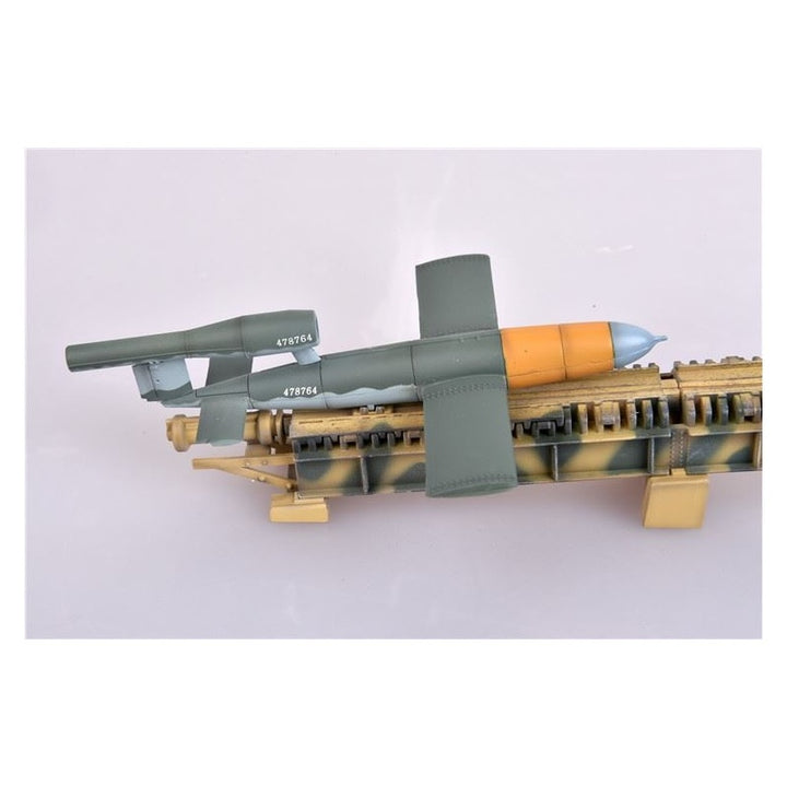 Modelcollect AS72105 1/72 German WWII V1 Missile with Launch Ramp 1945 ...
