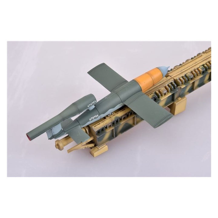 Modelcollect AS72105 1/72 German WWII V1 Missile with Launch Ramp 1945 ...