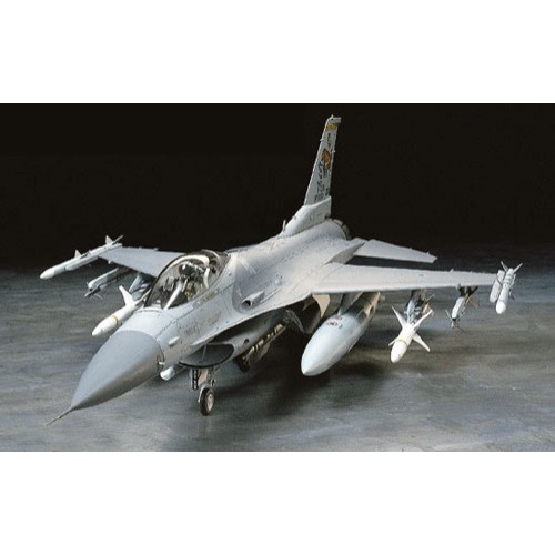 Tamiya 60315 1/32 LM F16CJ Block 50 Fighting Falcon – Metro Hobbies
