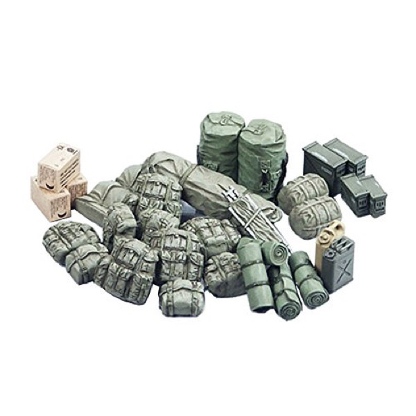 Tamiya 35266 1/35 US Military Equipment Set – Metro Hobbies