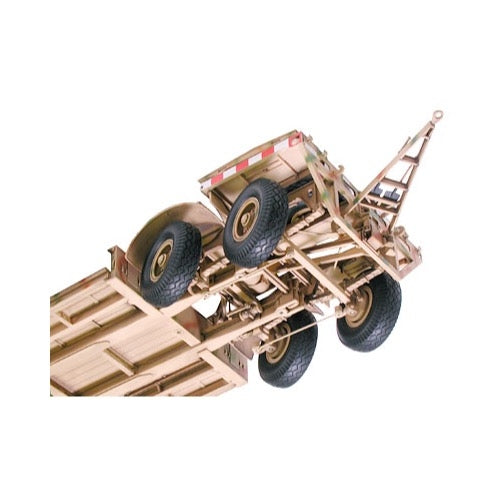 Tamiya 35246 1/35 German 18Ton Heavy Half-Track Famo and Transporter ...